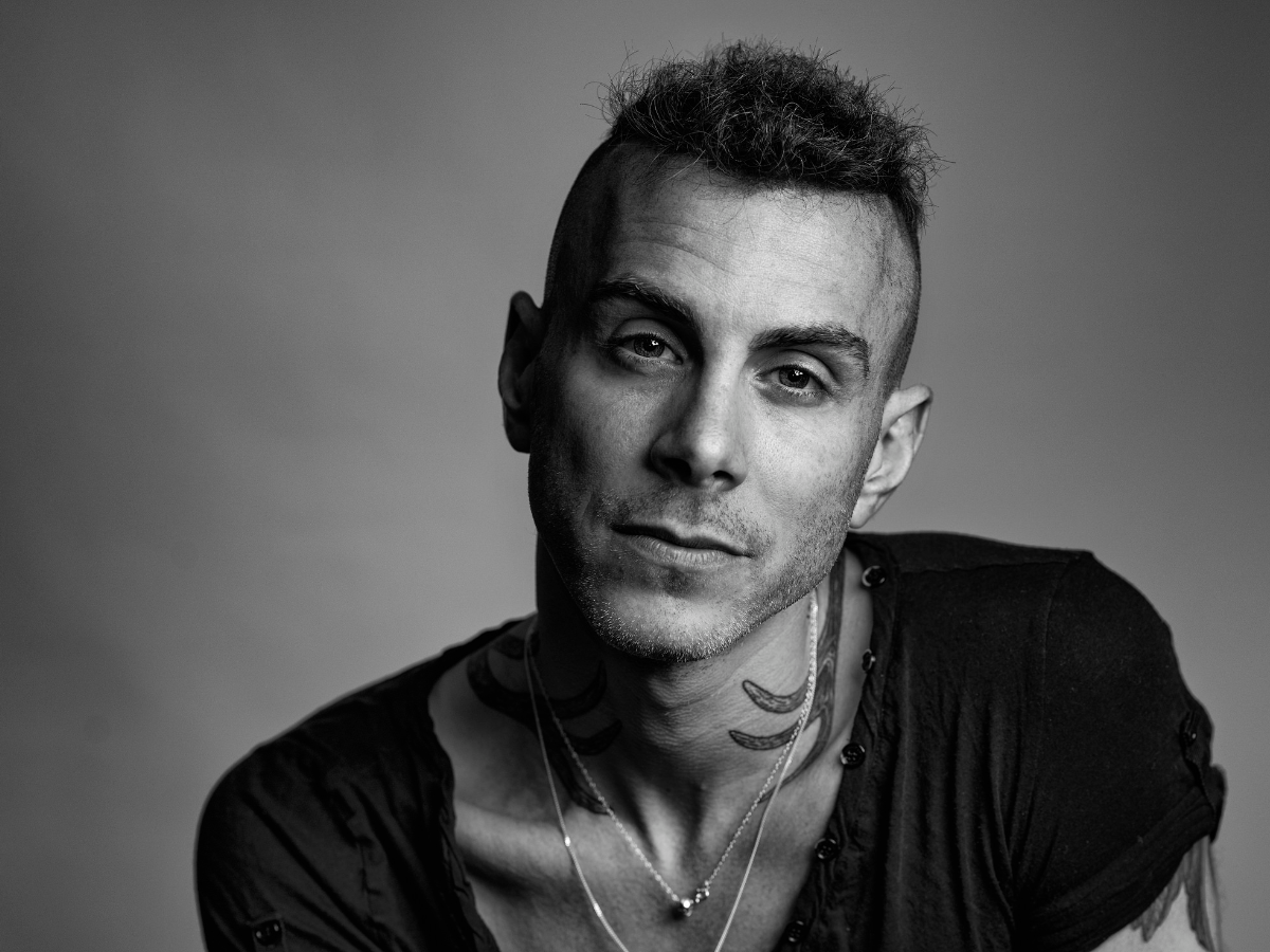 Israeli Singer-Songwriter Asaf Avidan Bares His Soul On Solo Tour | WBEZ